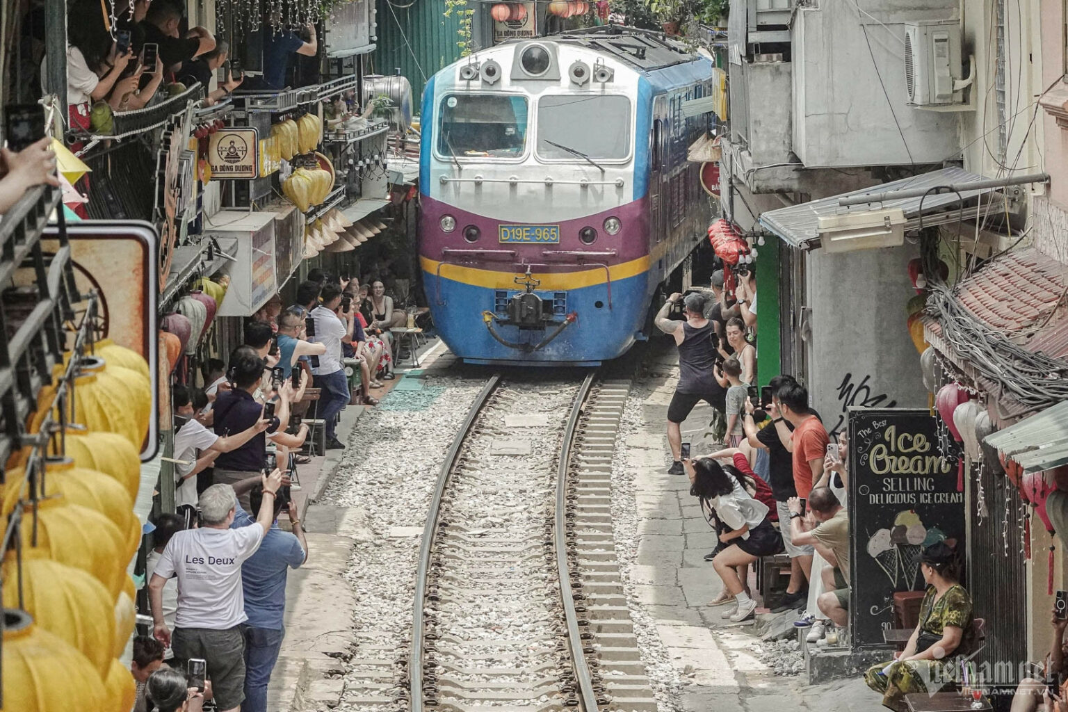 Ultimate Guide To Hanoi Train Street Time Table, Location In 2025
