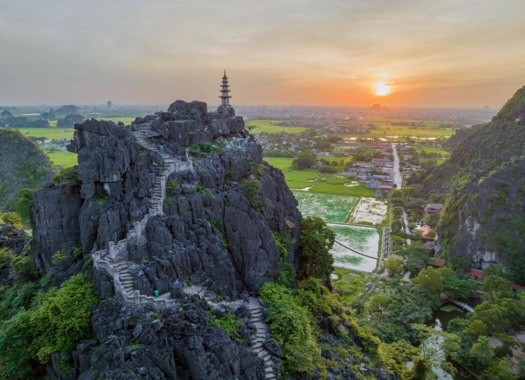 10 Most Stunning Caves in Vietnam You Need to See